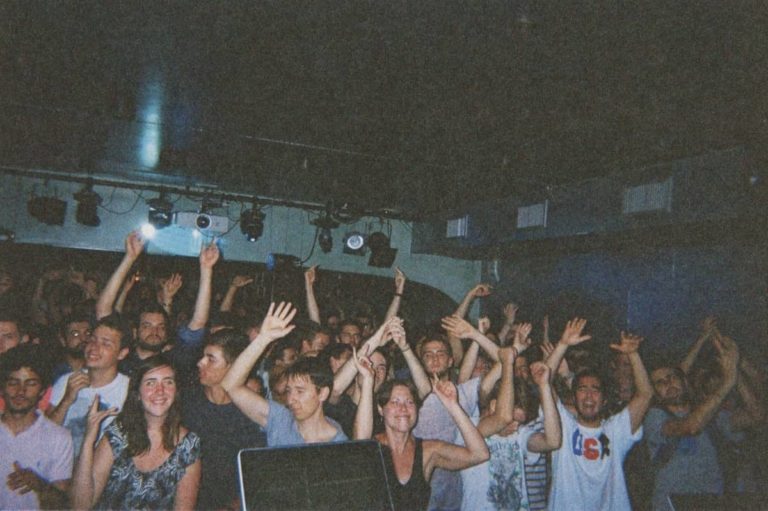 40 Pictures That Perfectly Capture The '90s Raves - Page 3 of 4 - Only ...