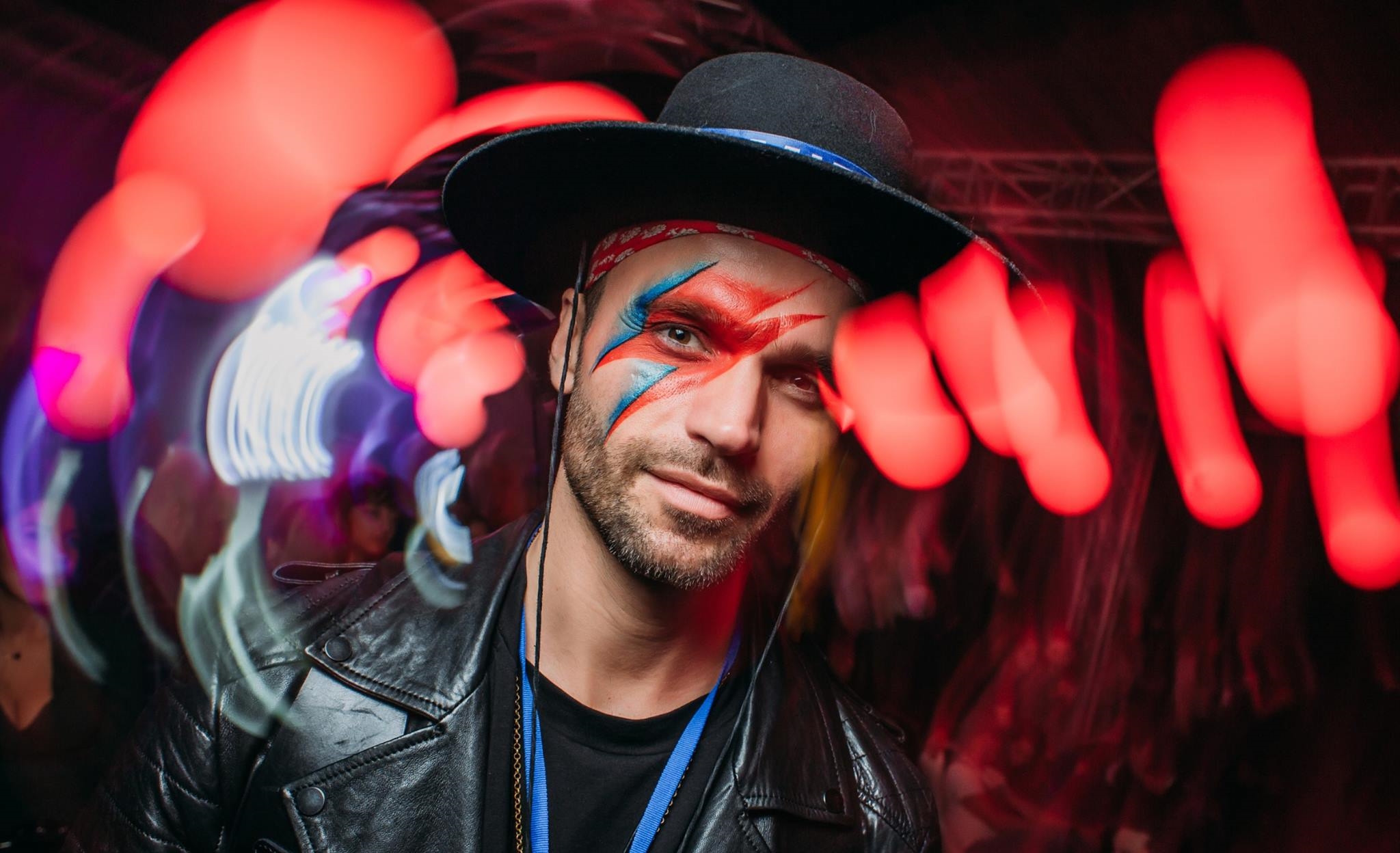 Inámo has a new release on trueColors, includes remixes by Super Flu ...