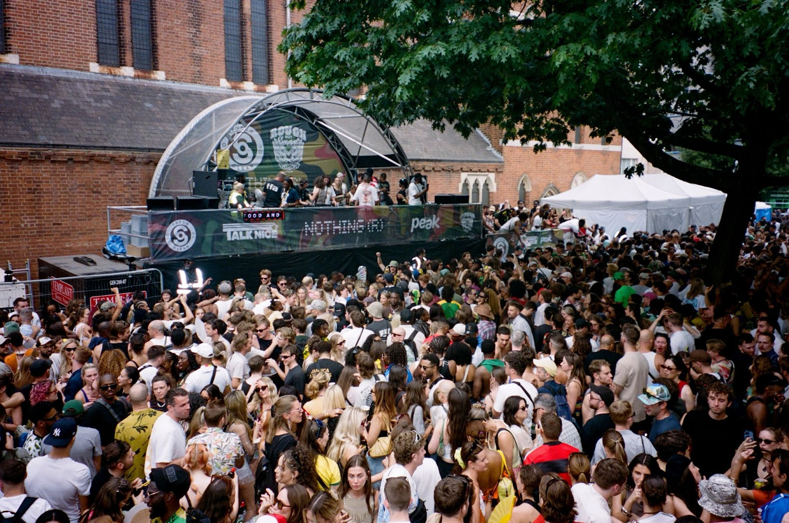 Courtyard Pop-up at Ministry of Sound – Play Piem, Loud Mouth Grills ...